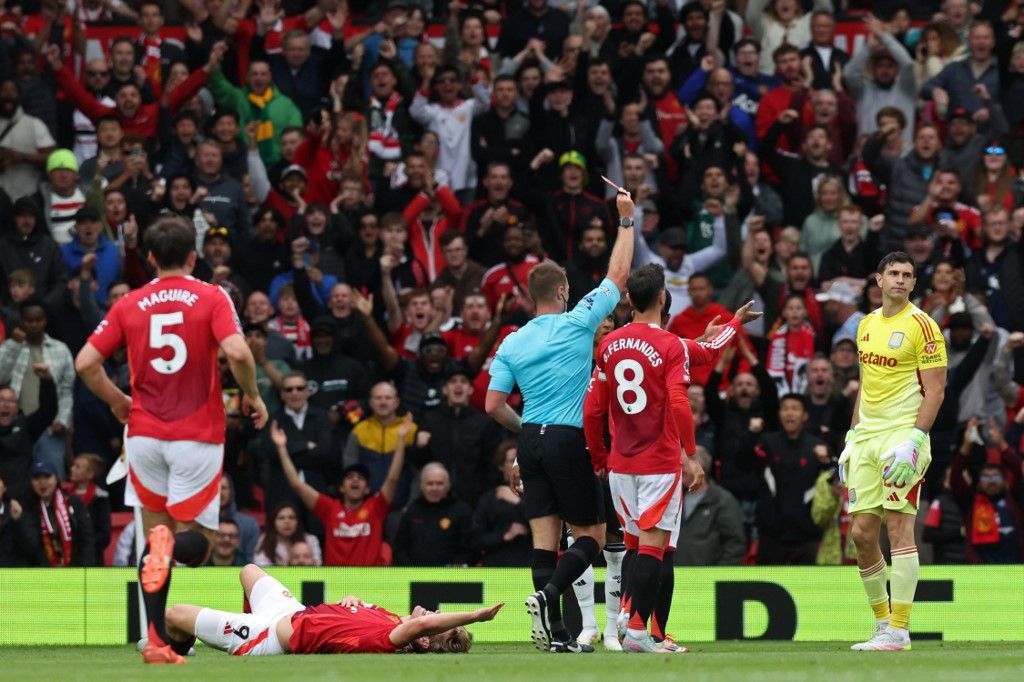Hasil Liga Inggris - Kiper Jagoan Messi Dikartu Merah Usai Tubruk ...