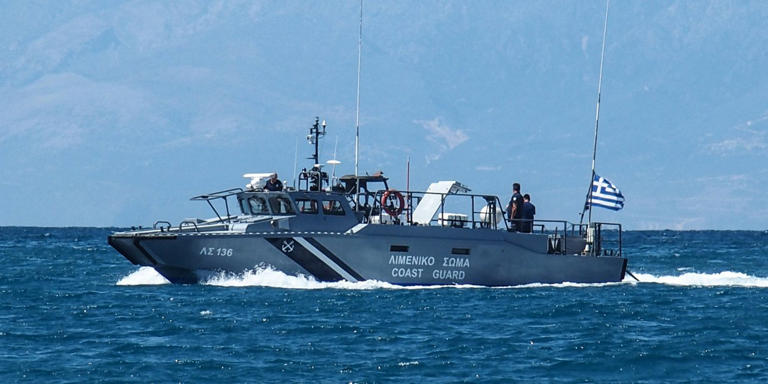 Τούρκοι δουλέμποροι αποβίβασαν 41 μετανάστες στη Χίο -Περιπετειώδης ...