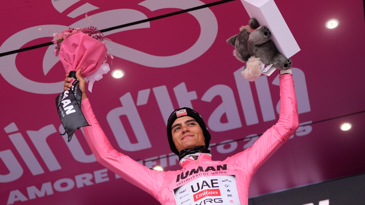 Mexico’s Del Toro maintains lead in Giro d’Italia