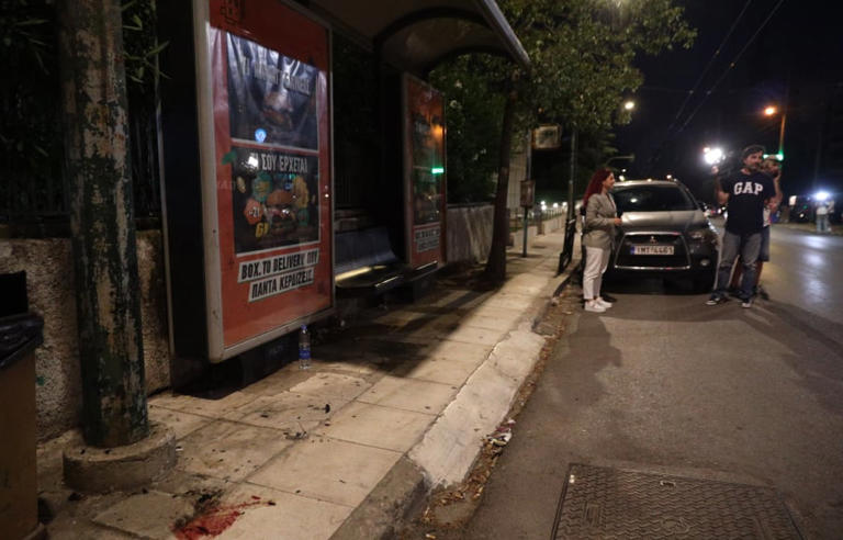 Χαλάνδρι: Νέες εικόνες από το σημείο όπου οδηγός ΙΧ έπεσε σε στάση ...