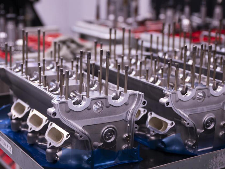 An inside look at the control center behind Honda's IndyCar racing effort