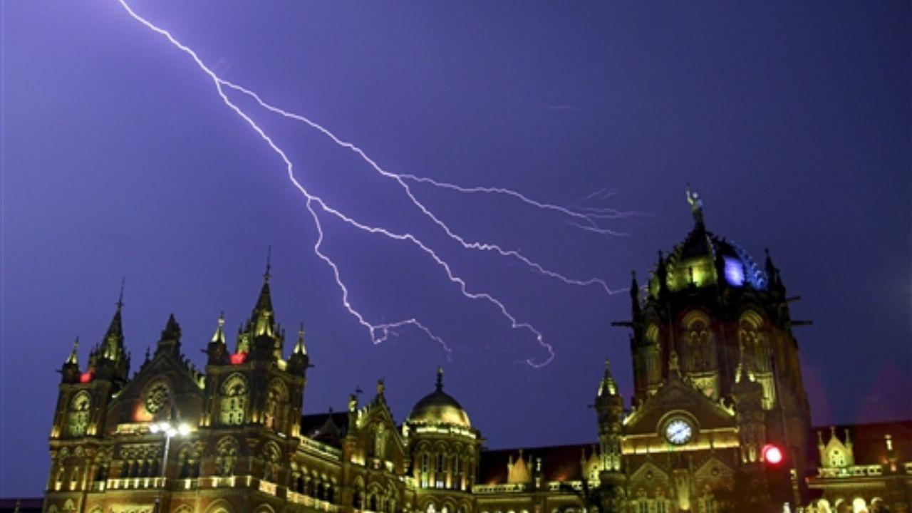Monsoon to reach Mumbai in next three days: IMD