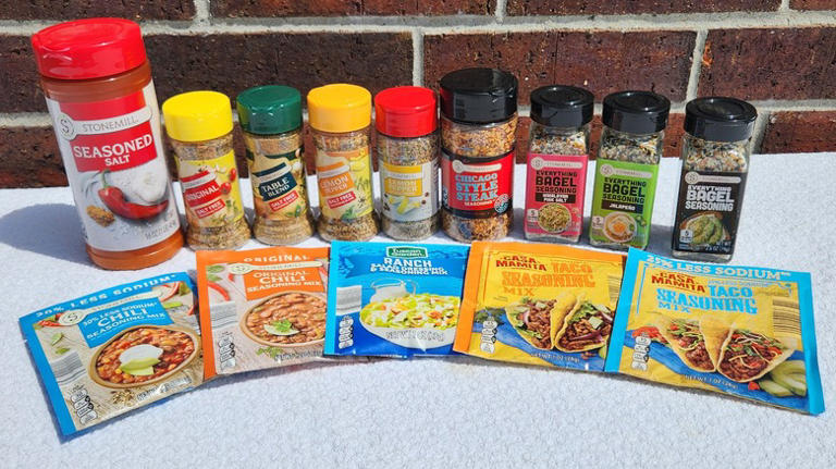 The 14 Best Seasonings At Aldi To Add To Your Spice Rack