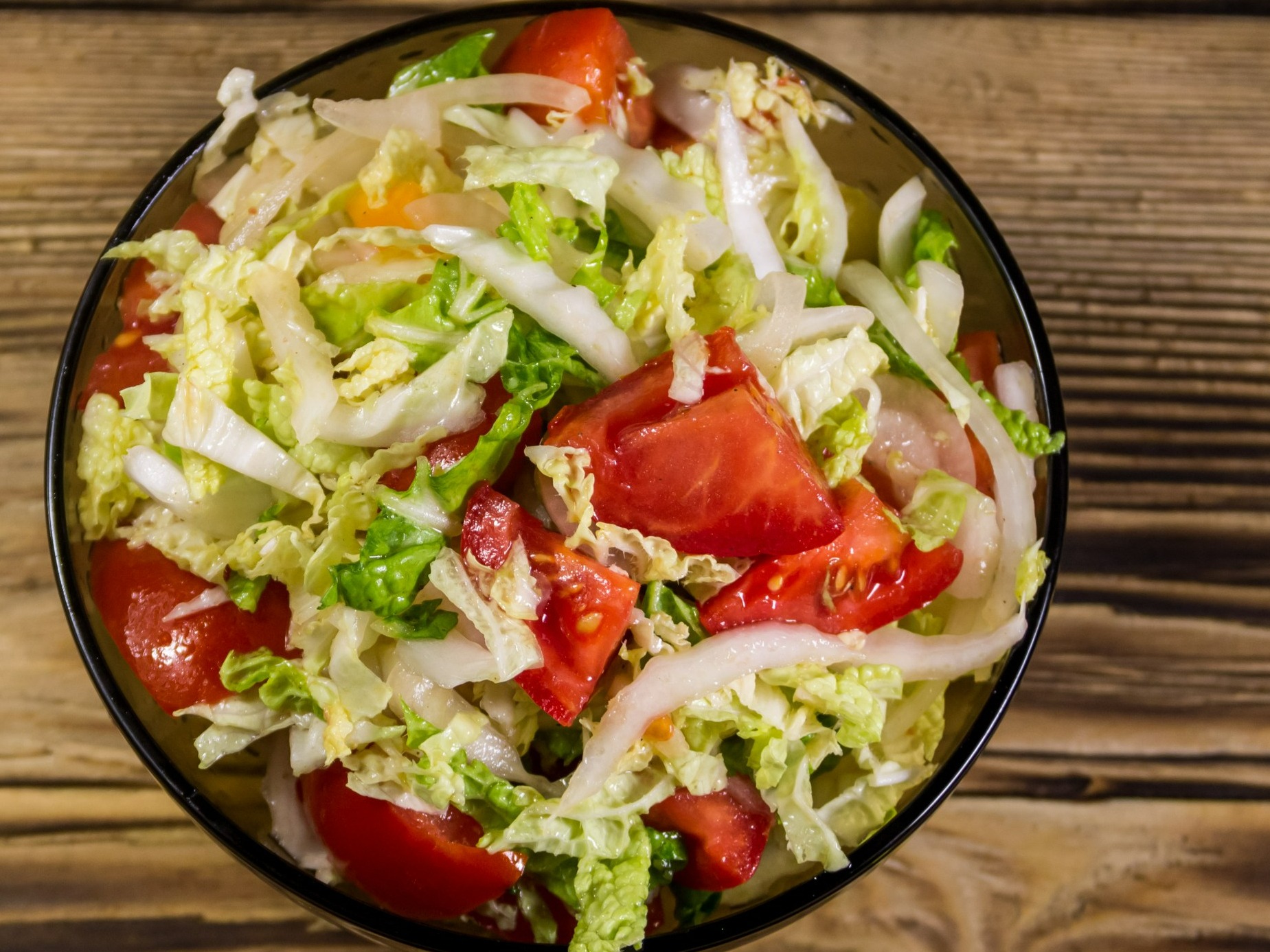 Prościutka i pyszna surówka z kapusty pekińskiej. Dorzucam trzy warzywa ...