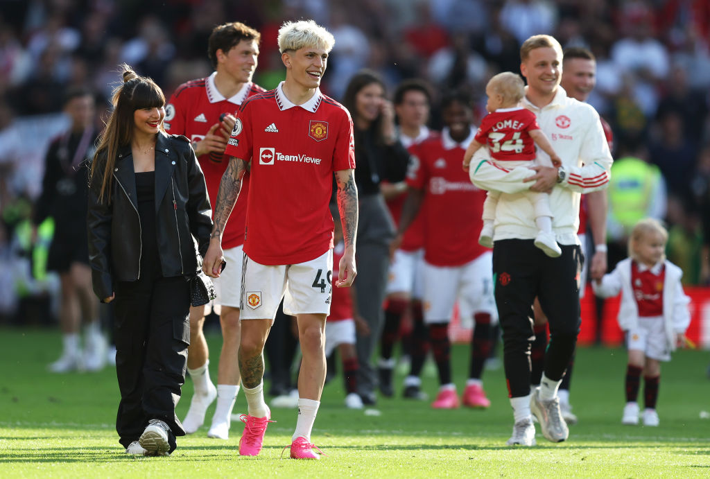 Man Utd fans convinced Alejandro Garnacho is leaving after girlfriend's ...