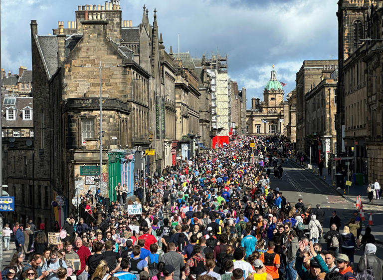 Edinburgh Marathon 2026: Full list of road closures and parking ...