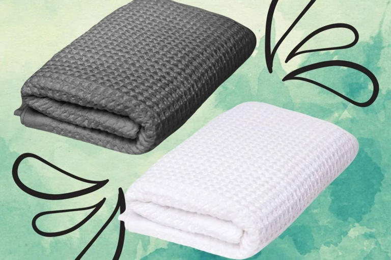Dermatologists Revealed How Germy Towels Are — And You May Want To Try ...