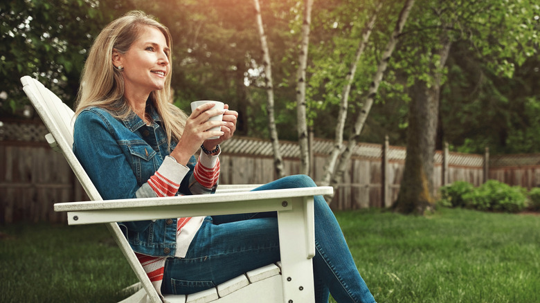 One Smart Hack Turns Any Short Fence Into A Lush Privacy Wall