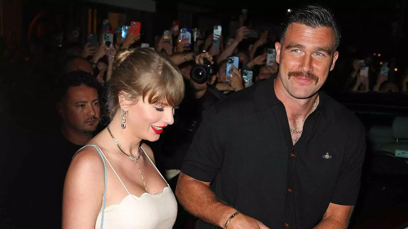 Taylor Swift and Travis Kelce fuels break up rumors as she looks ...
