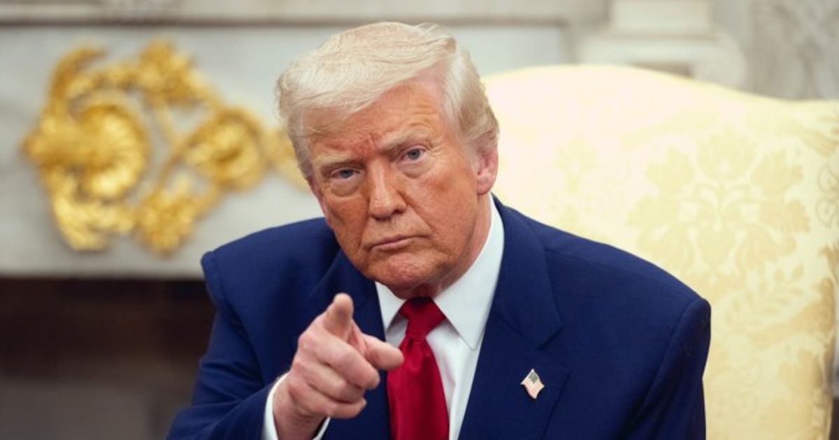 Donald Trump’s Tan Disaster Hits Rock Bottom—And His Puffy Eyes Aren’t ...