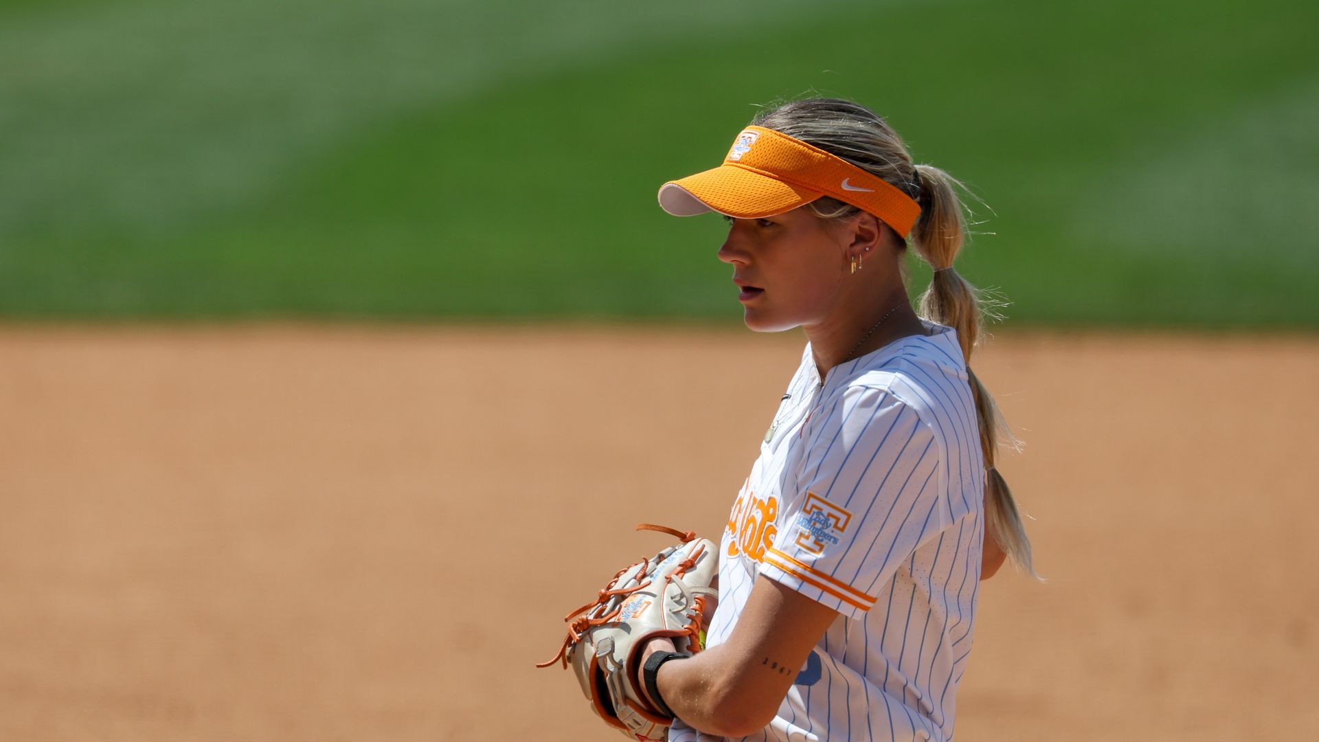 SEC softball player tosses fastest pitch ever in NCAA Super Regional