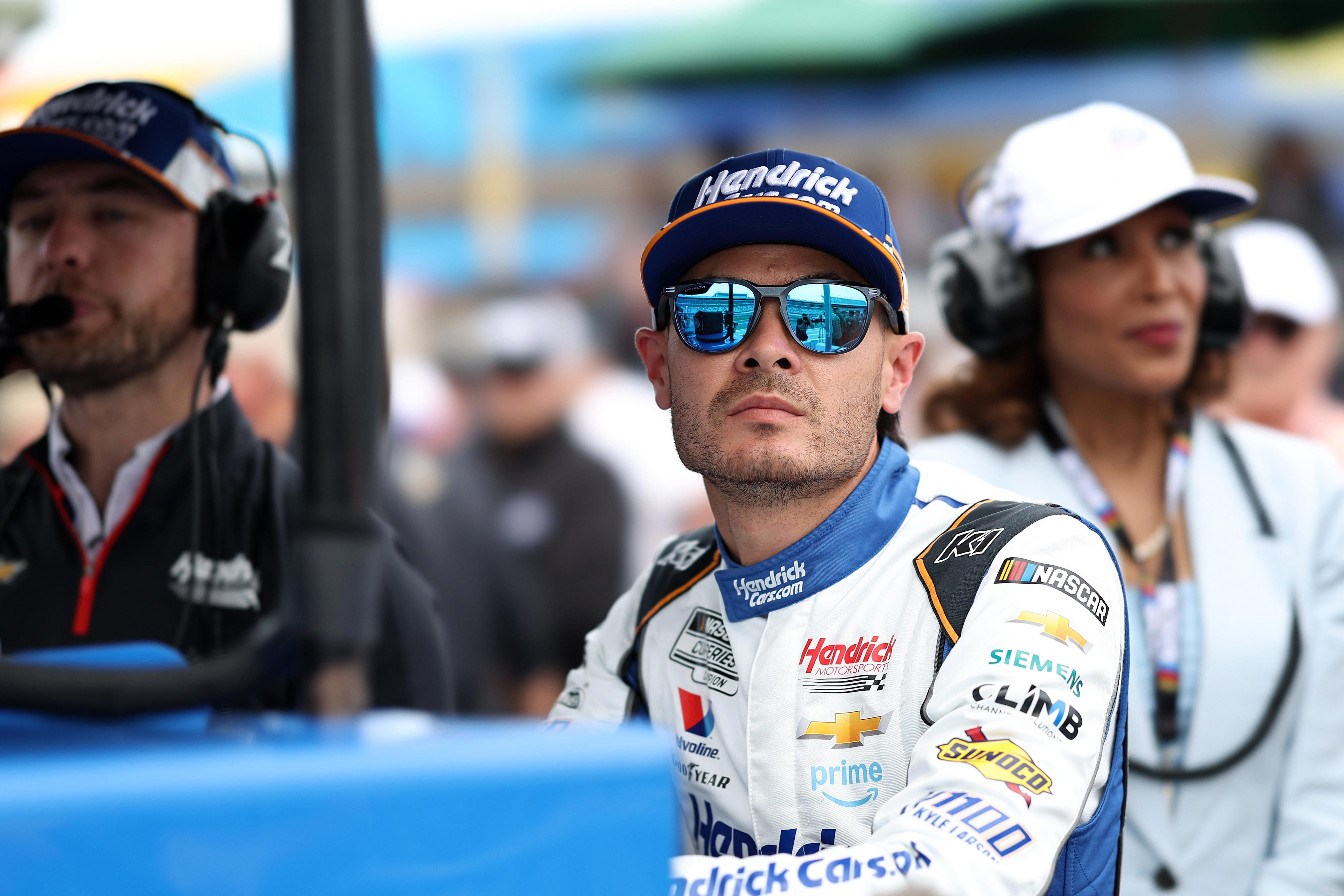 Watch Kyle Larson crash out of the 2025 Indianapolis 500