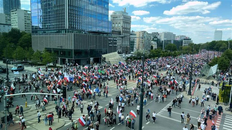 Thousands attend rival marches in Warsaw as Poland's presidential ...