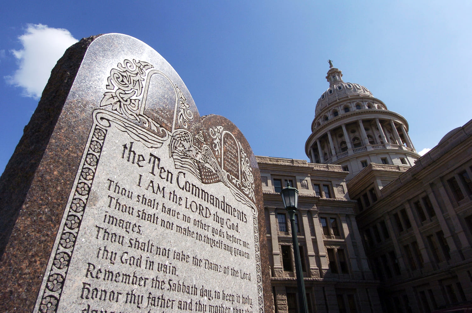 Texas bill requiring Ten Commandments in public schools headed to ...