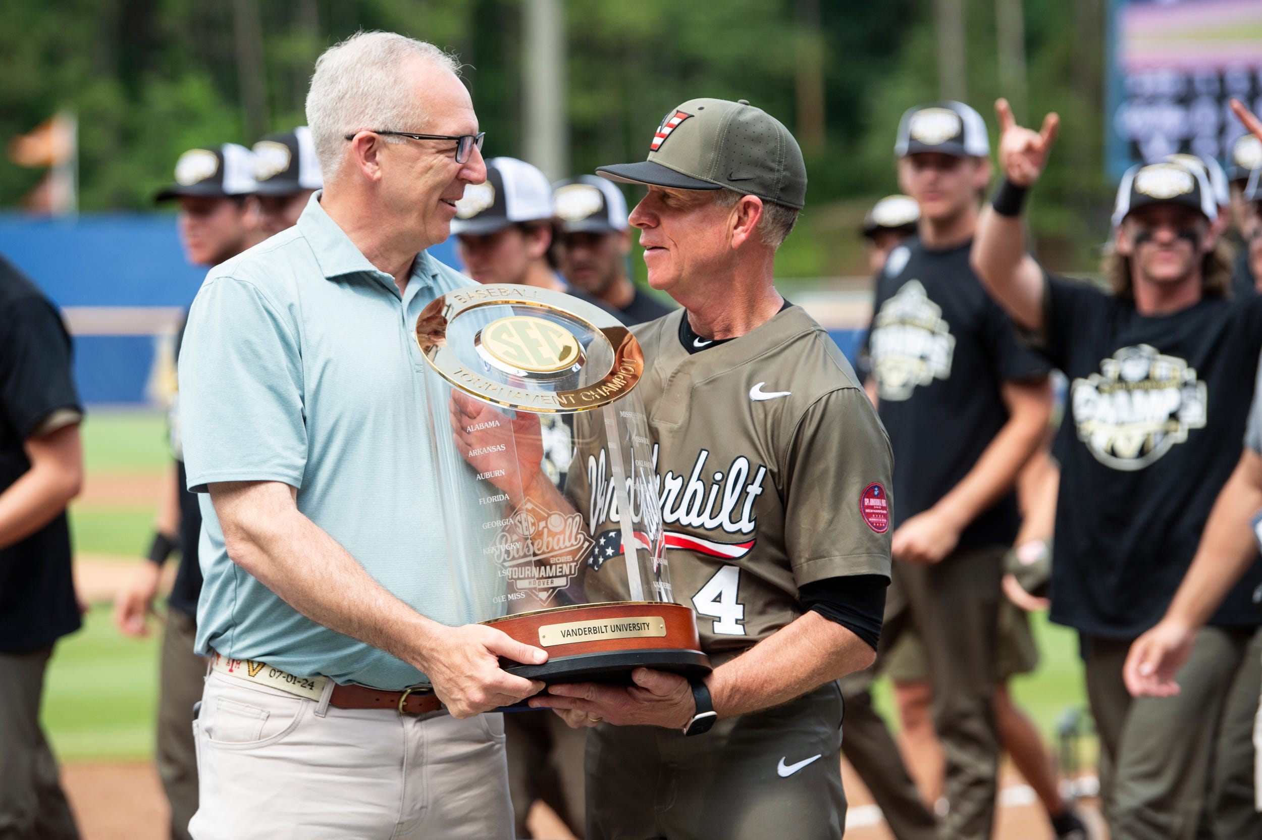 While celebrating SEC Tournament, Tim Corbin was already pointing to ...