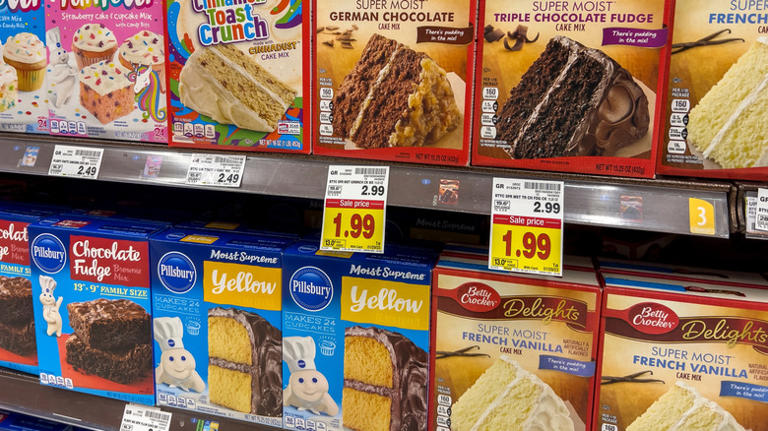 Duff Goldman's Simple Tip To Take Boxed Cake To The Next Level