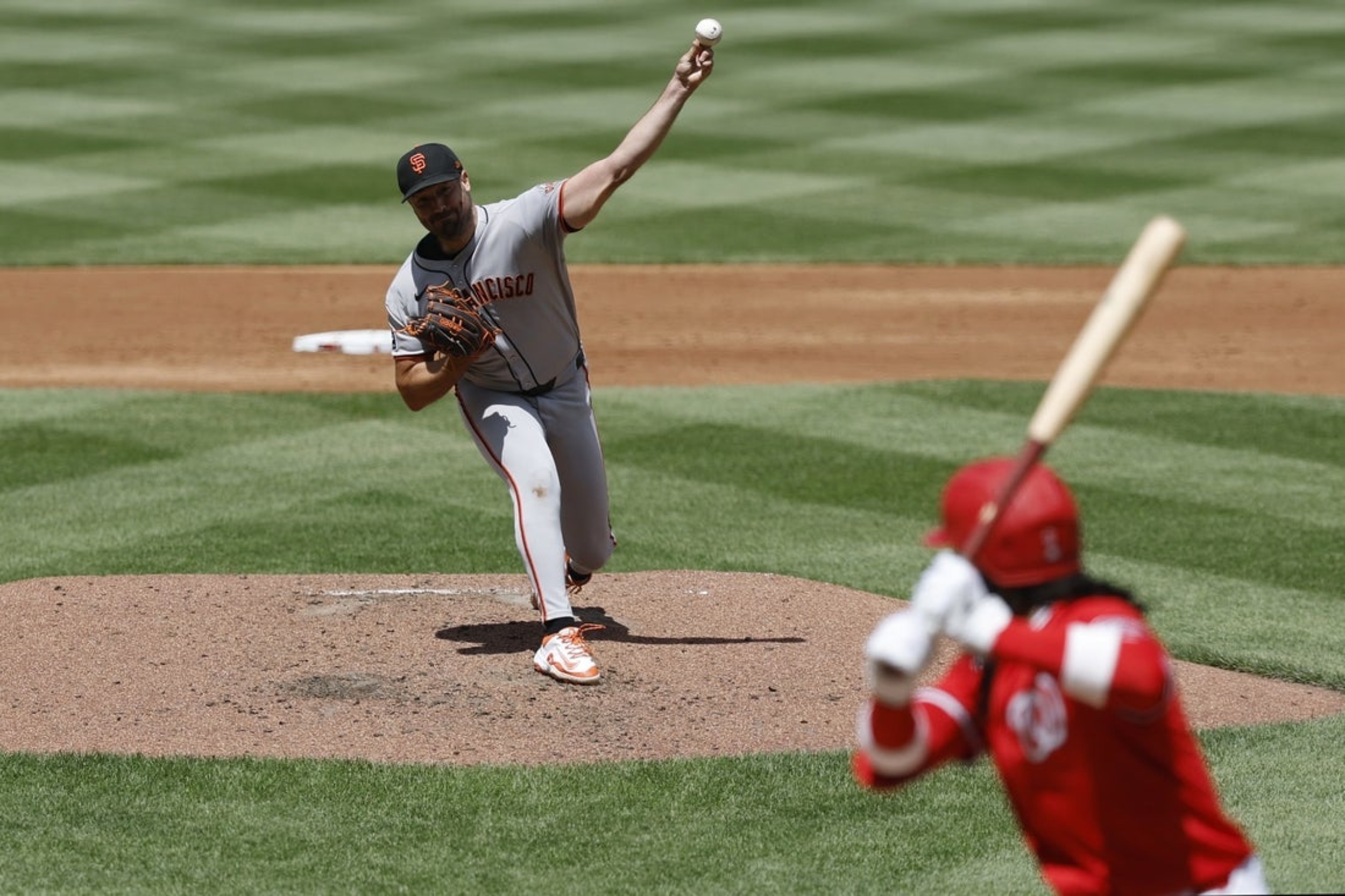 Robbie Ray continues success as Giants clip Nationals