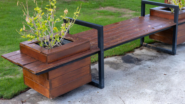 Do Plants Still Grow Well In Outdoor Benches?