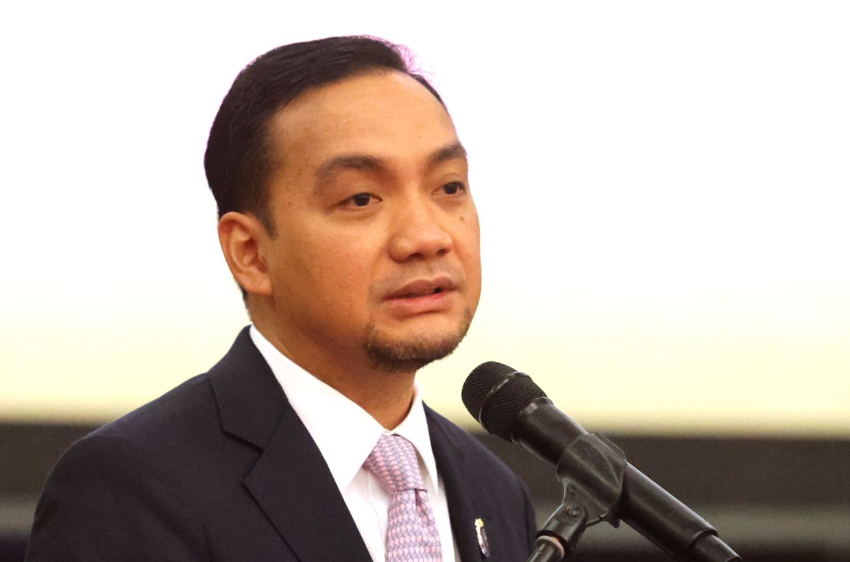 Affected Johor account holders get 15% rebate as MB apologises for four ...