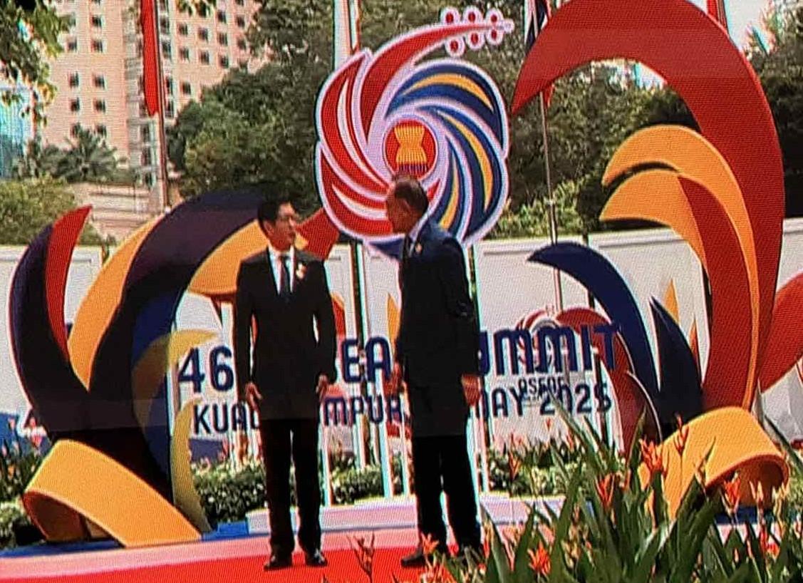 Marcos welcomed by Anwar Ibrahim in ASEAN Summit