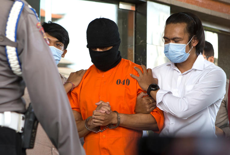 Man accused of smuggling cocaine to Bali faces death by firing squad