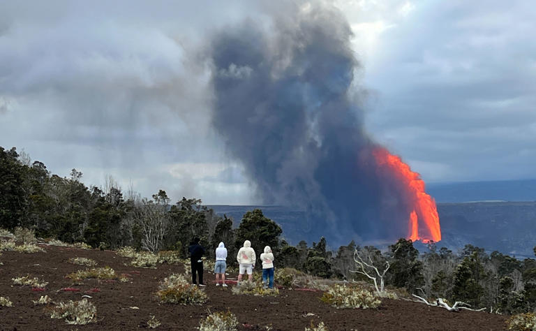 Episode 23 of Kilauea eruption sends 1,000-foot lava fountains into the air