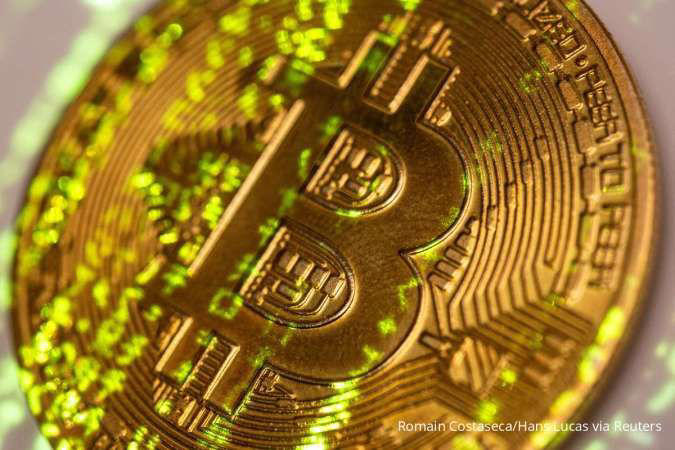 Bitcoin Kembali Menguat Sementara Emas Turun, Analis Ungkap Penyebabnya