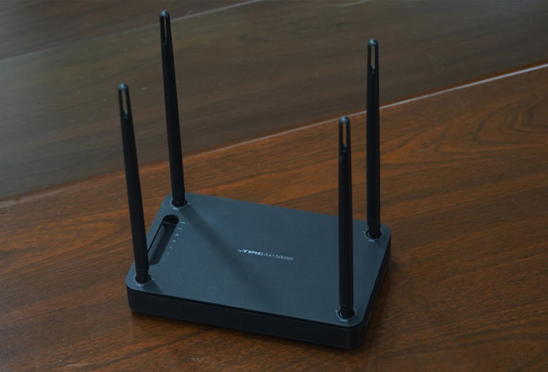 이제는 블랙이다! 아이피타임 WiFi 6 유무선 공유기 ‘AX1500SR’