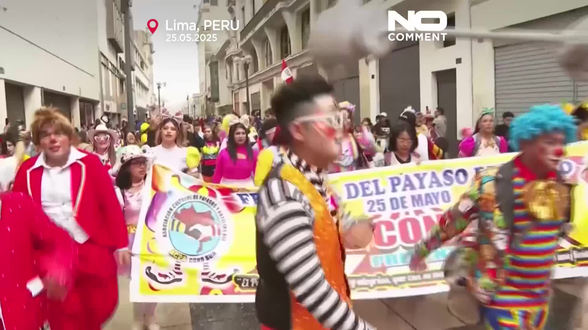 Bohócnap Limában: Piros orrok és nagy cipők töltötték meg Peru ...