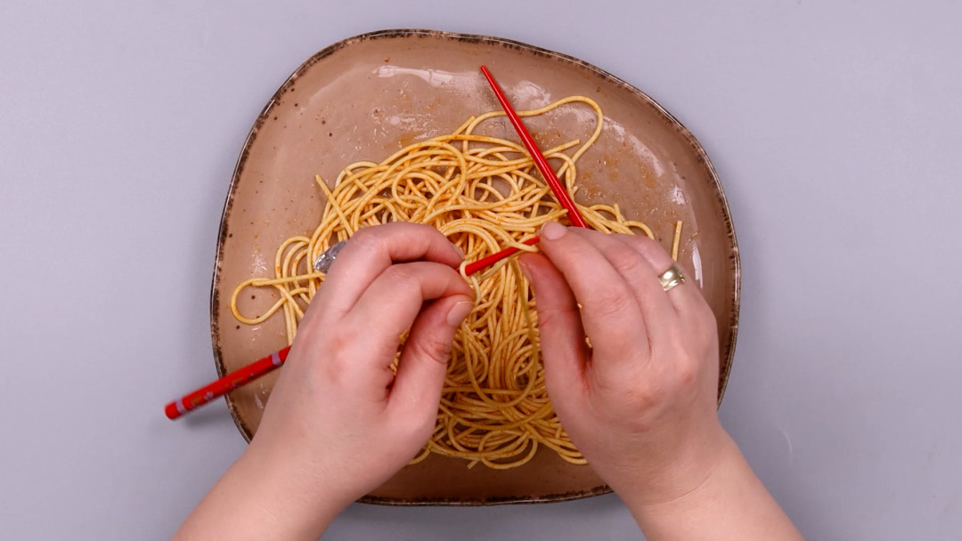 Cool Kitchen Hacks and Food Tricks to try