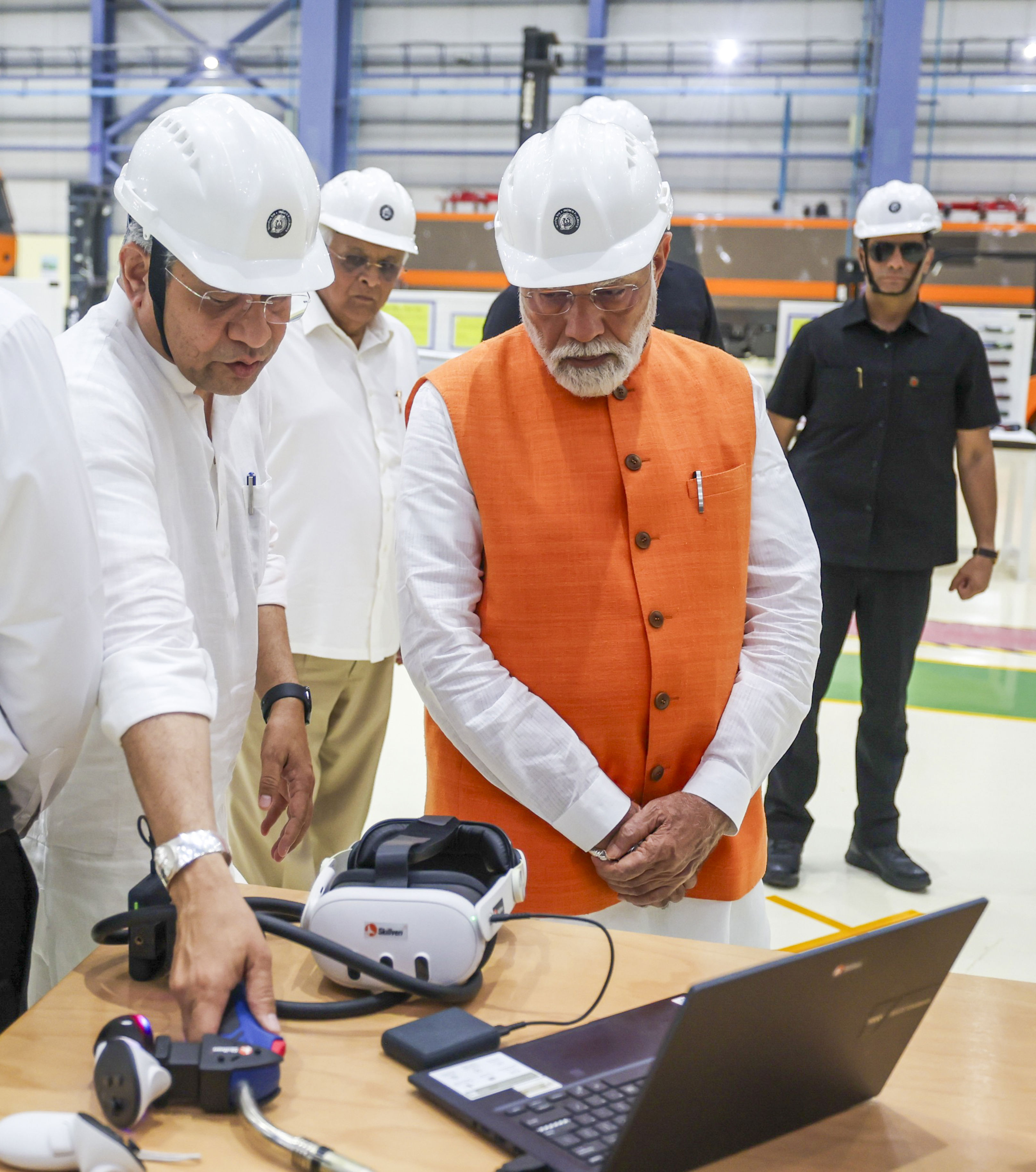 PM Modi slams Pakistan, advocates 'Make in India' at Gujarat rally