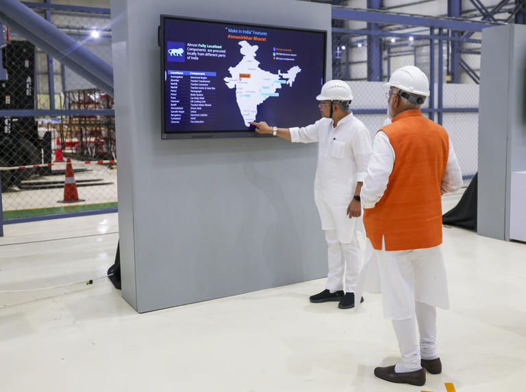 PM Modi slams Pakistan, advocates 'Make in India' at Gujarat rally