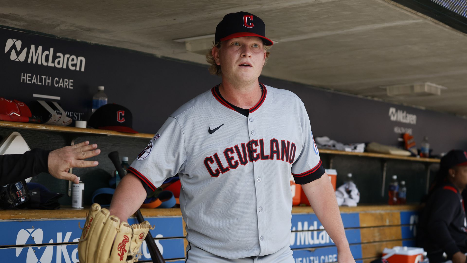 News and Notes: Nic Enright Makes His Long-Awaited Debut