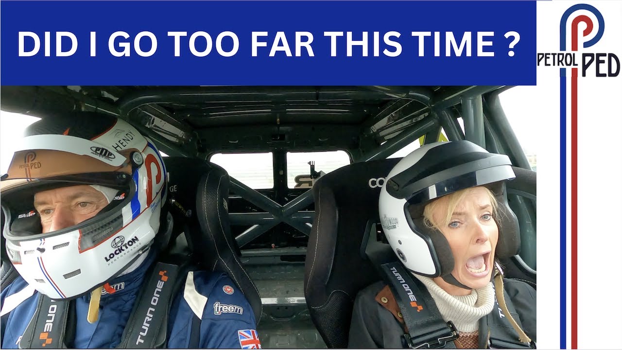 Passagier in paniek in 300pk Mini Challenge raceauto – met Joe Achilles! 🏁😱