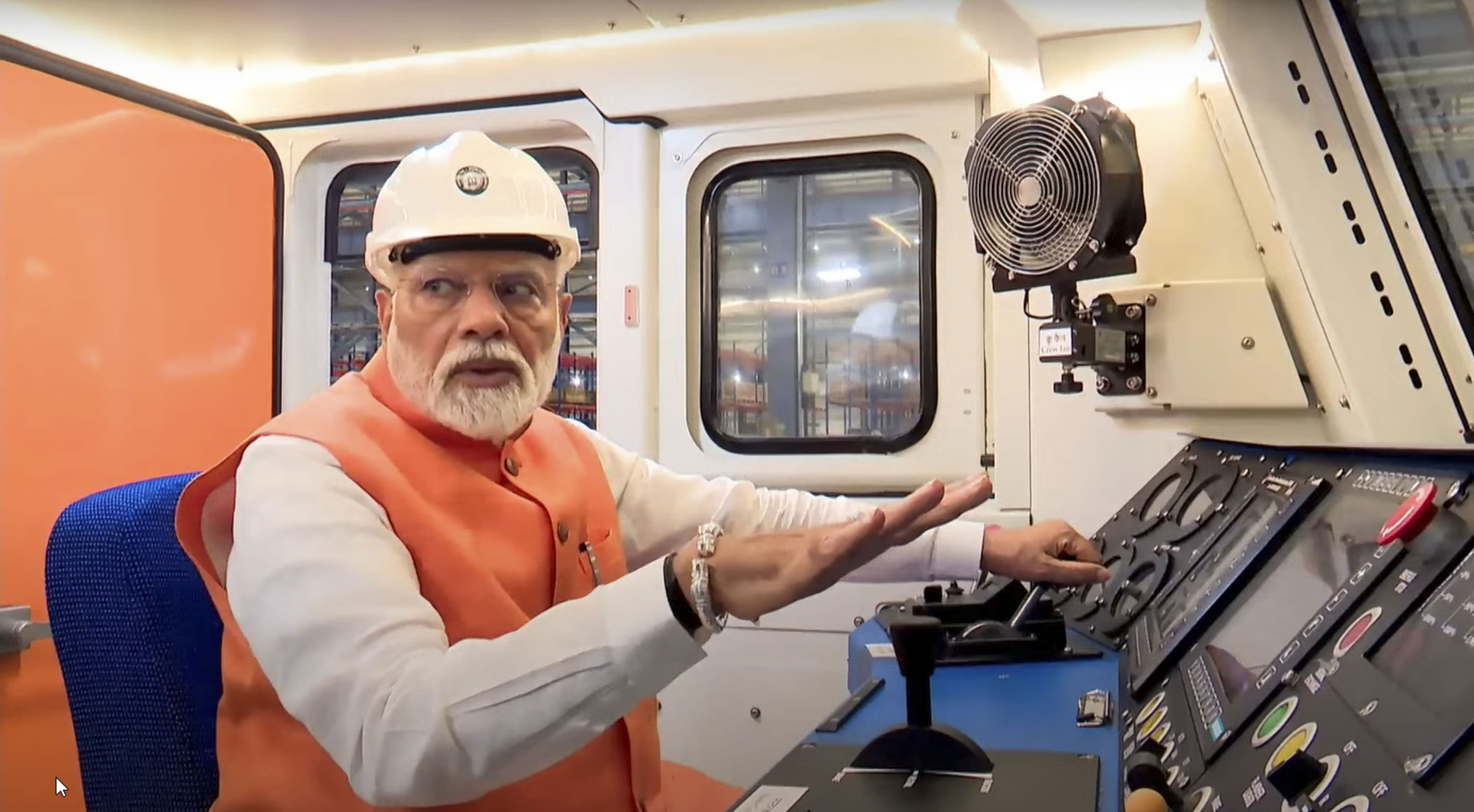 PM Modi slams Pakistan, advocates 'Make in India' at Gujarat rally