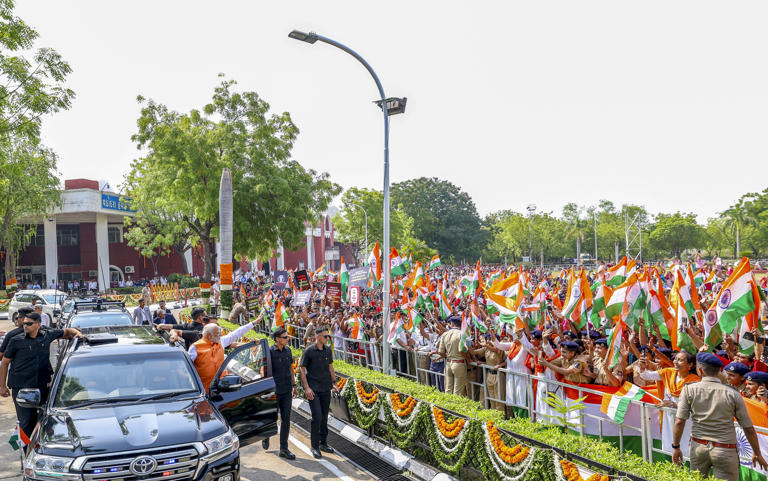 PM Modi slams Pakistan, advocates 'Make in India' at Gujarat rally