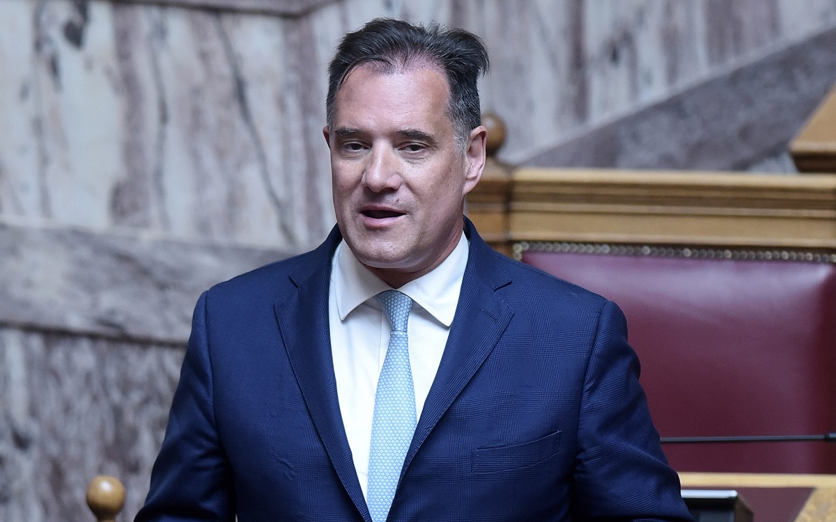 Άδωνις Γεωργιάδης: Βούτηξε στον Πολιχνίτο και… ξέχασε τον πόνο – Το ...