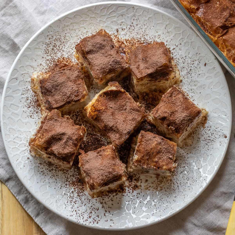 Soğuk baklava - Cold baklava with milk