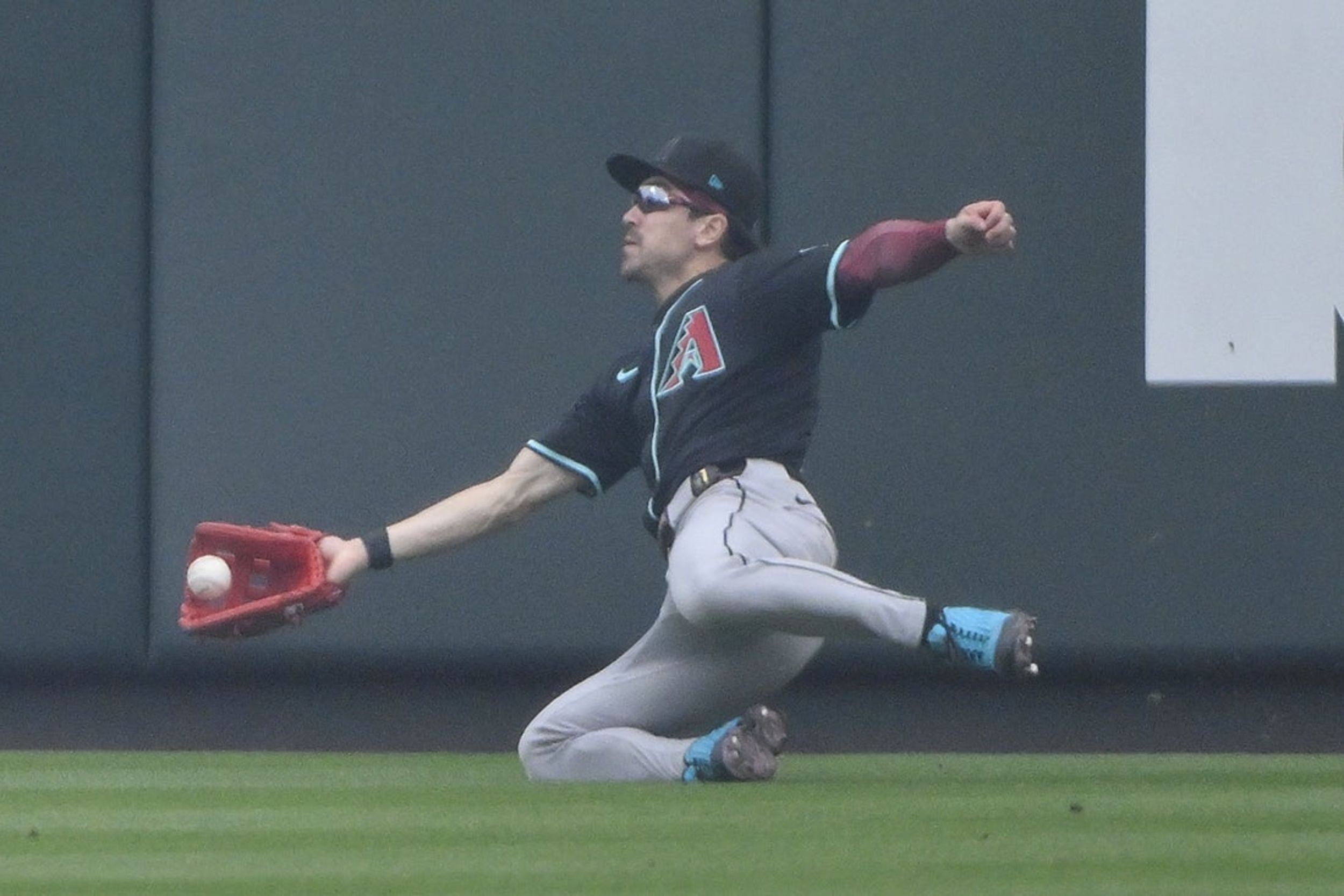 'Frustrated' D-backs seek to get back on track vs. Pirates