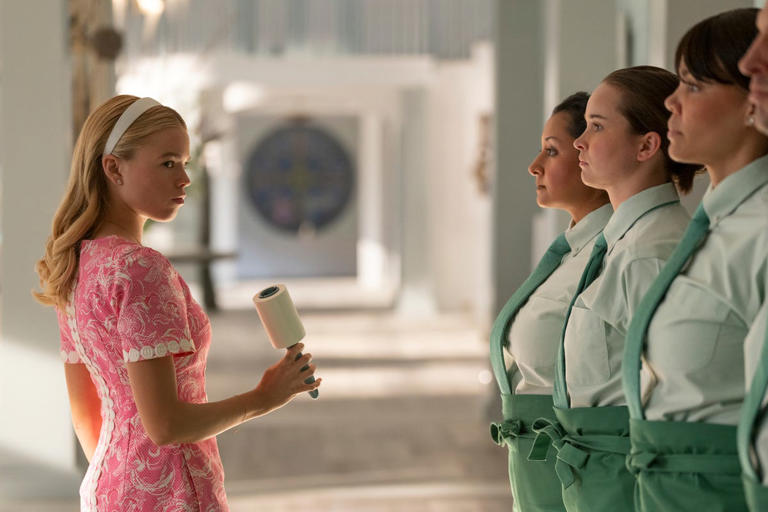 The Creator of 'Sirens' Explains the Abundance of Lilly Pulitzer ...