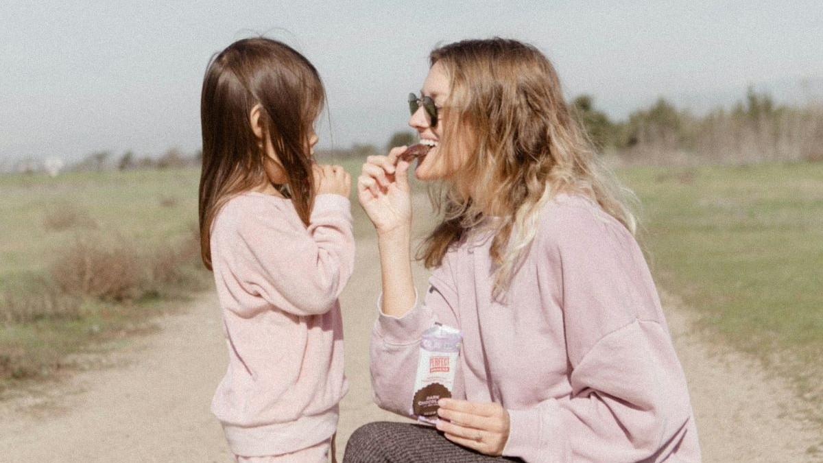 The Burden of Being First: 5 Signs of Eldest Daughter Syndrome ...