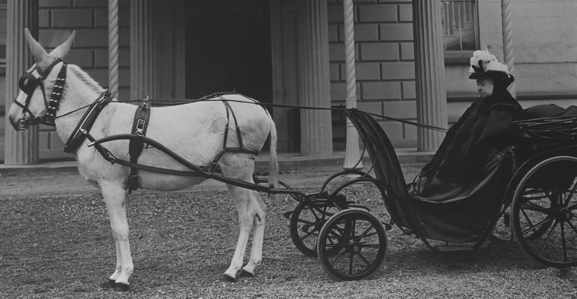 The most powerful and influential queens in history