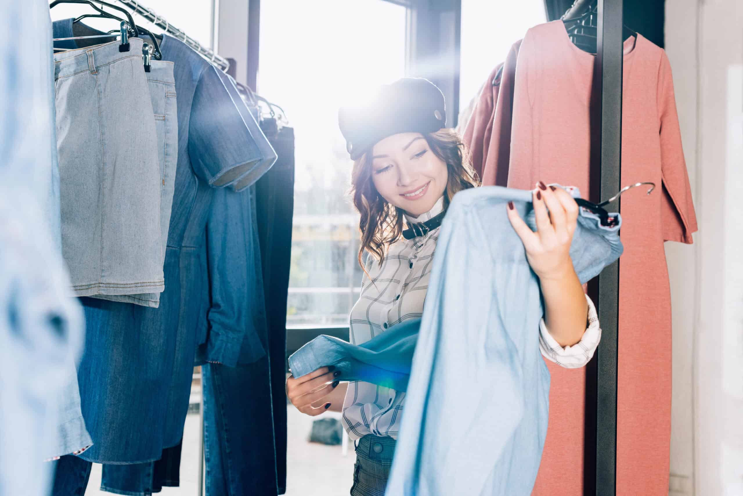 10 Classic '90s Mall Stores Gen X Misses