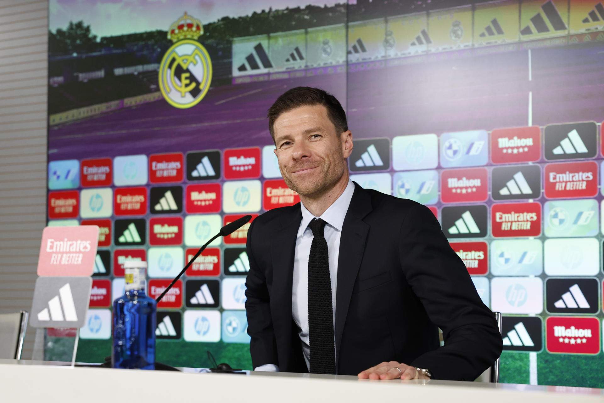 Xabi Alonso lo quiere convencer para sentar a Alexander-Arnold y a ...