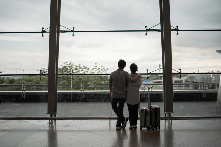 Gen Zers and millennials are bringing plus-ones on work trips and not ...