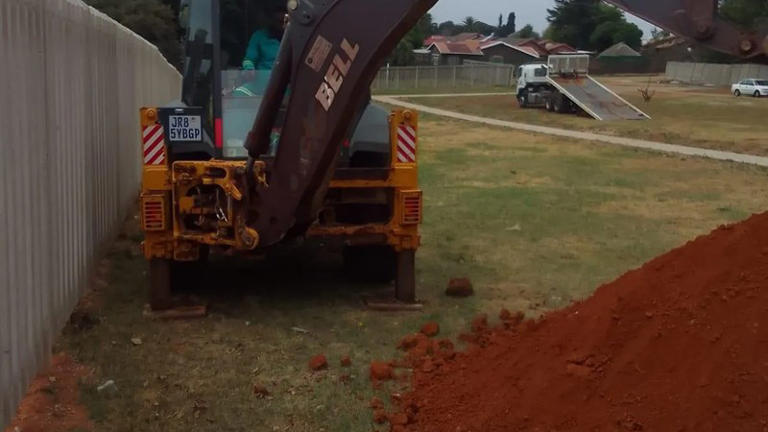 Joburg City Parks and Zoo reopens Hamberg Cemetery to make new burial ...