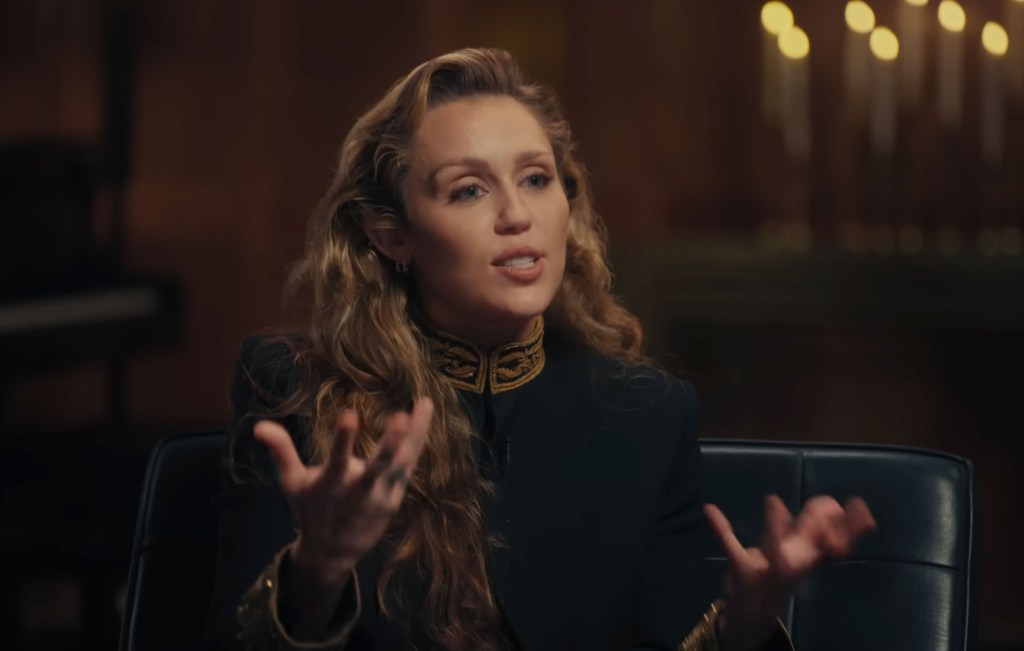 Miley Cyrus reveals medical condition behind her raspy voice — and why ...