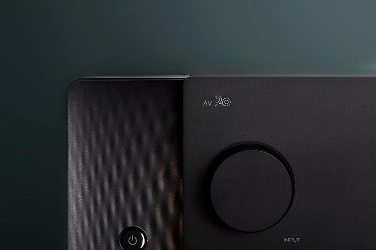 Marantz AV20, pré-ampli 13.4, 8K, Dirac Live, multiroom Heos, Auro 3D…