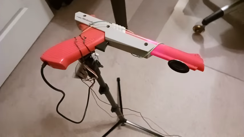 Someone turned a NES Zapper into a wireless phone, and I'm seriously ...