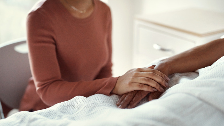 11 Possible Warning Signs That Mean A Person Is Nearing Death